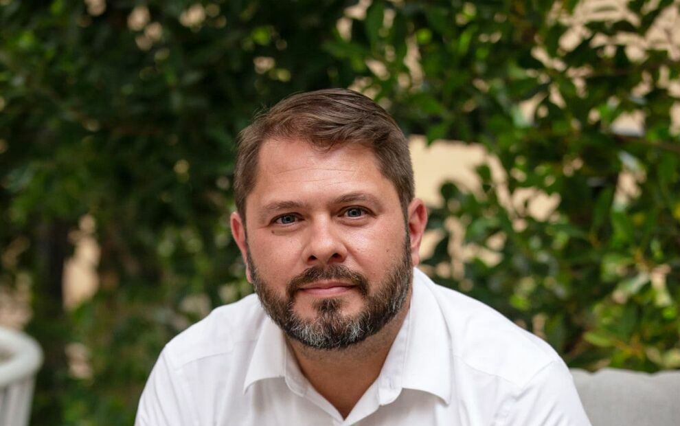 Read Ruben Gallego Making Inroads with Major Donors Who Sent Sinema to ...